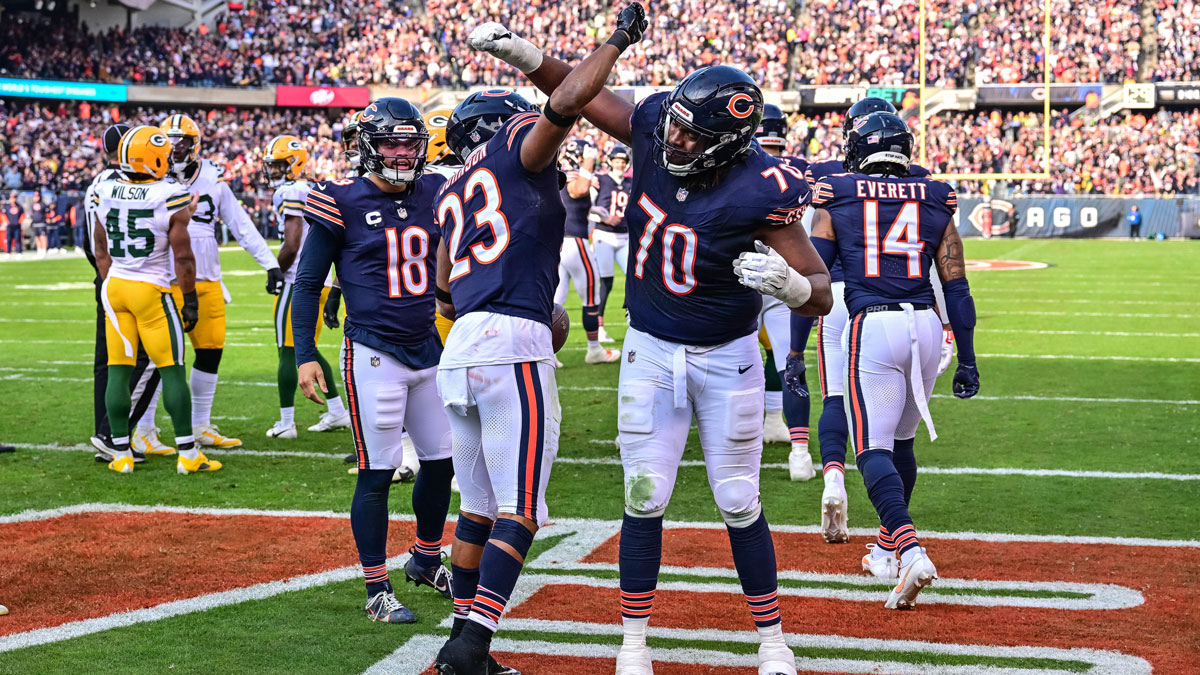 3 players Bears must re-sign this offseason after flaming out of playoffs