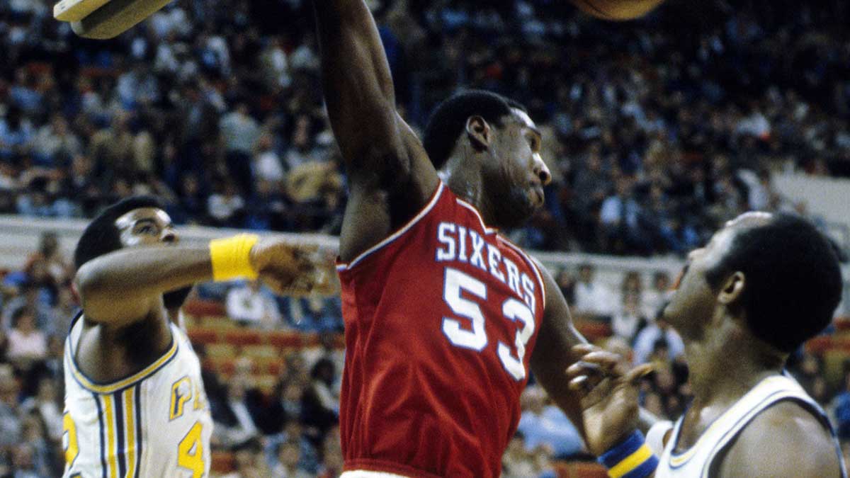 10 NBA players who've shattered the backboard