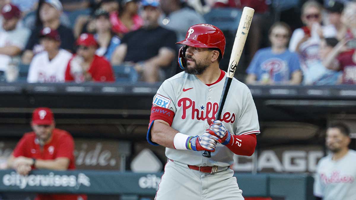 76ers' Joel Embiid makes surprise appearance at Phillies-Tigers game
