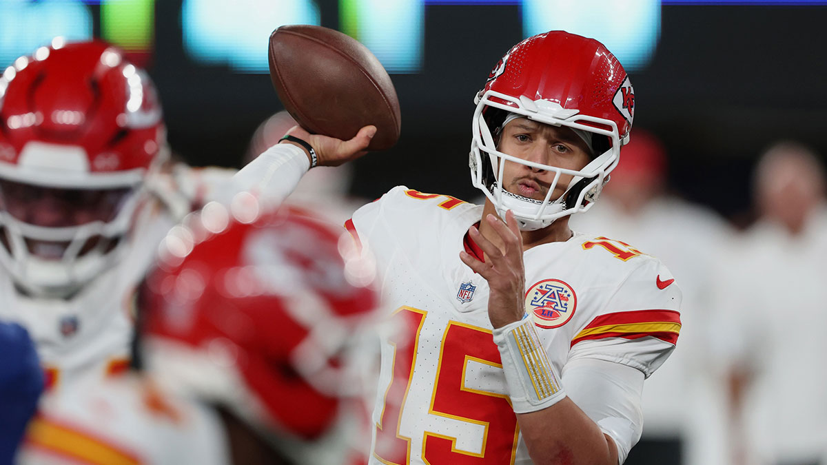 Chiefs news: Patrick Mahomes makes promise after backward pass miscue