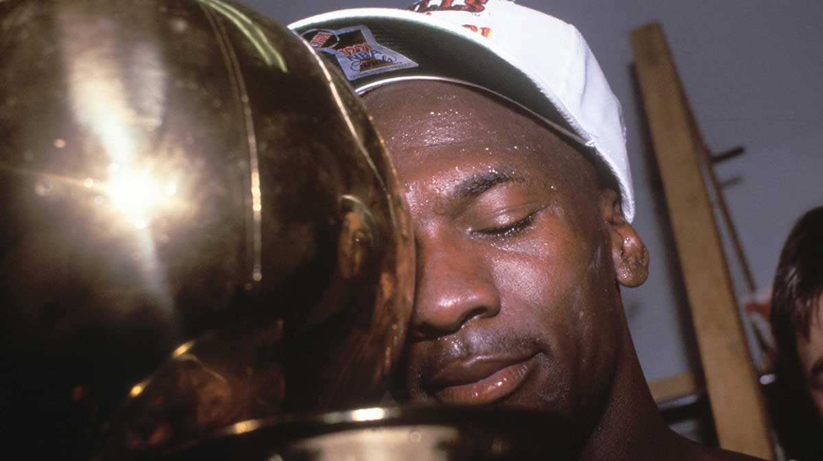 Lakers news: Magic Johnson admits big Michael Jordan 'mistake' after ...