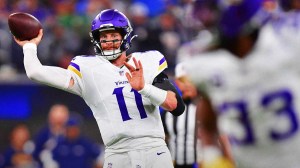 Vikings news: Carson Wentz dealing with shoulder injury after beating Browns