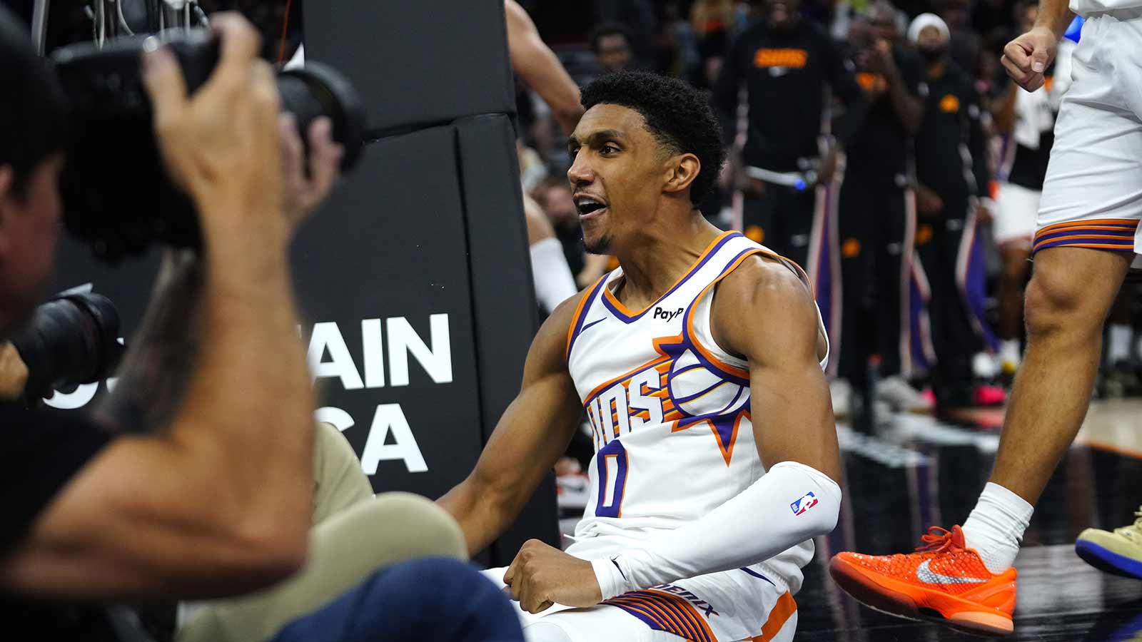 Suns news: Collin Gillespie calls game with photo finish game-winner ...