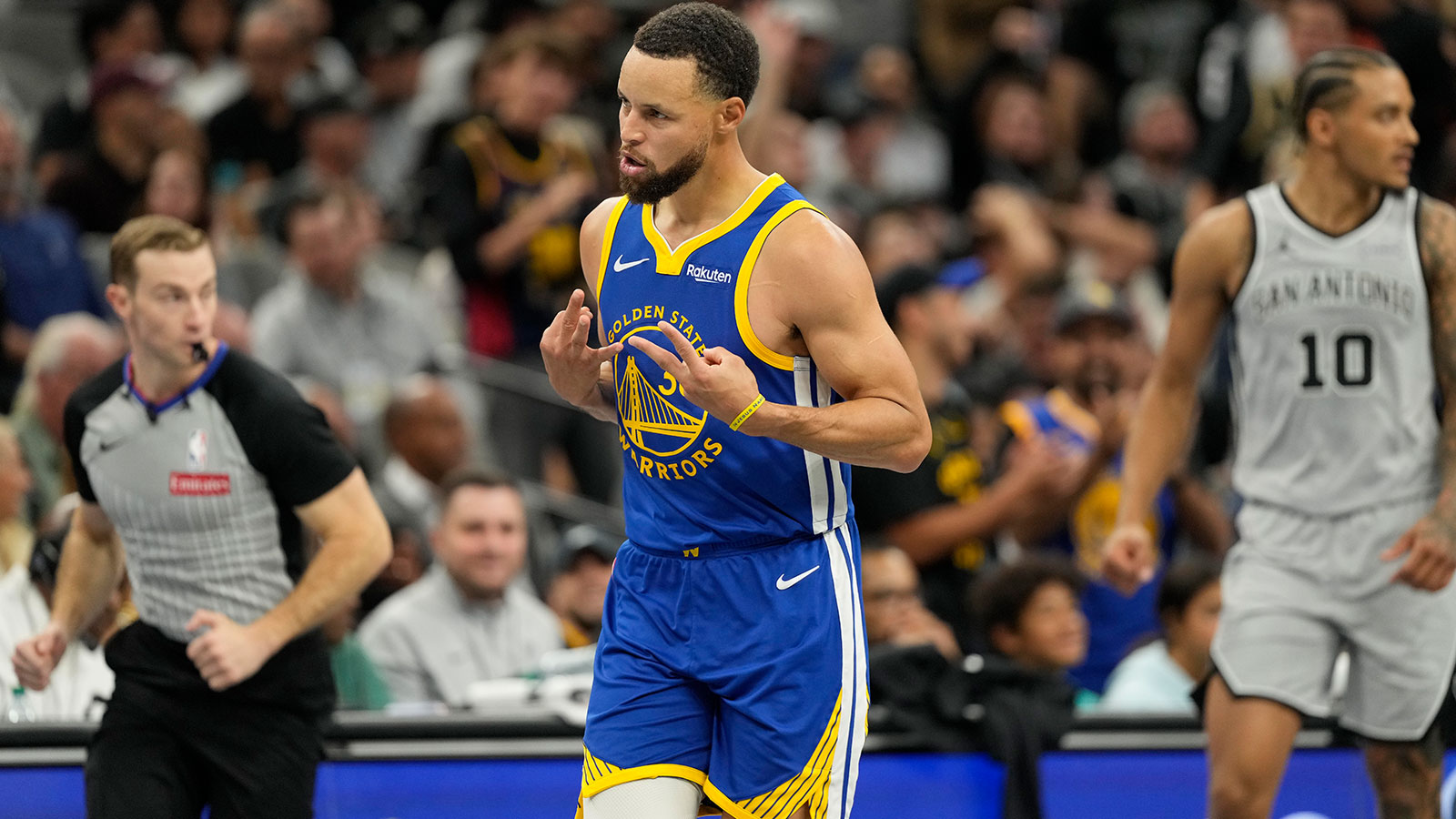 3 observations from Steph Curry's 49-point night in win over Spurs