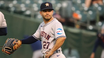 Astros news: Ex-slugger says Jose Altuve 'did not use' sign-stealing system