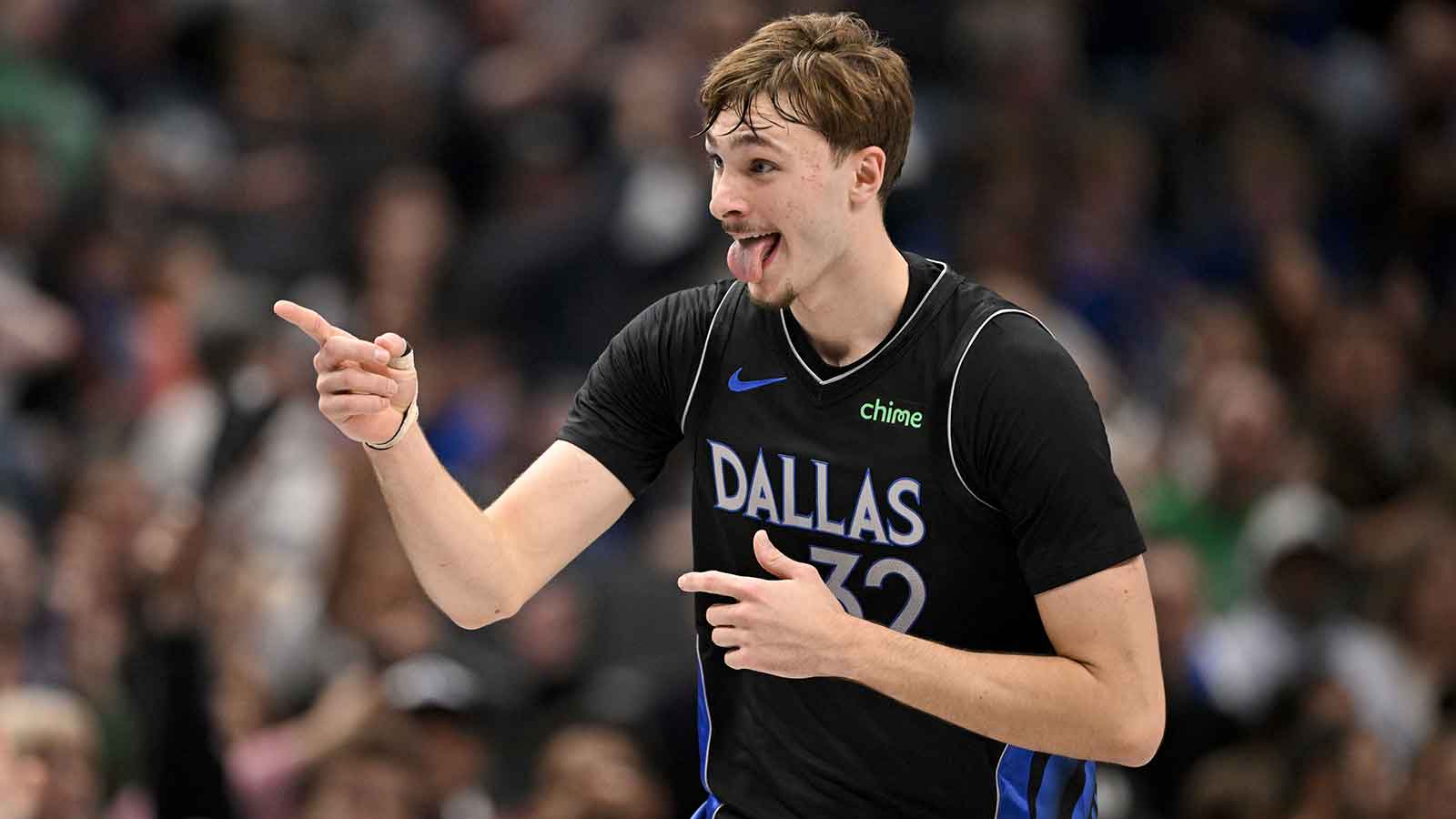 Mavericks news: Cooper Flagg begins 2026 with awesome poster dunks