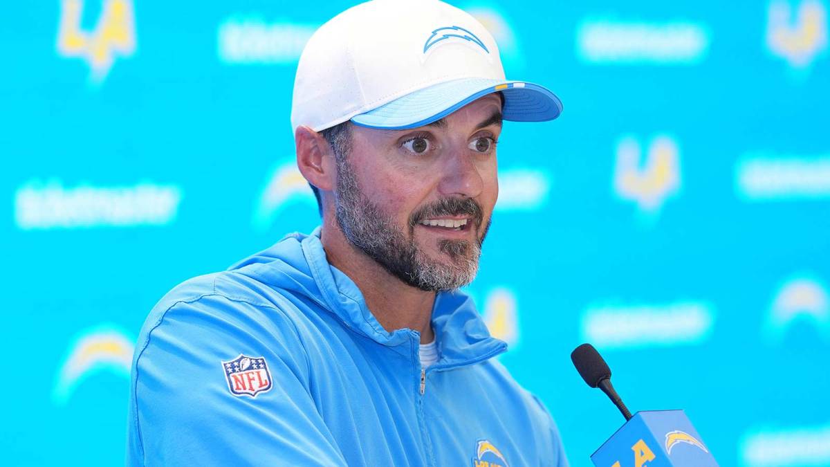 NFL rumors: Chargers' Jesse Minter potential Pete Carroll replacement