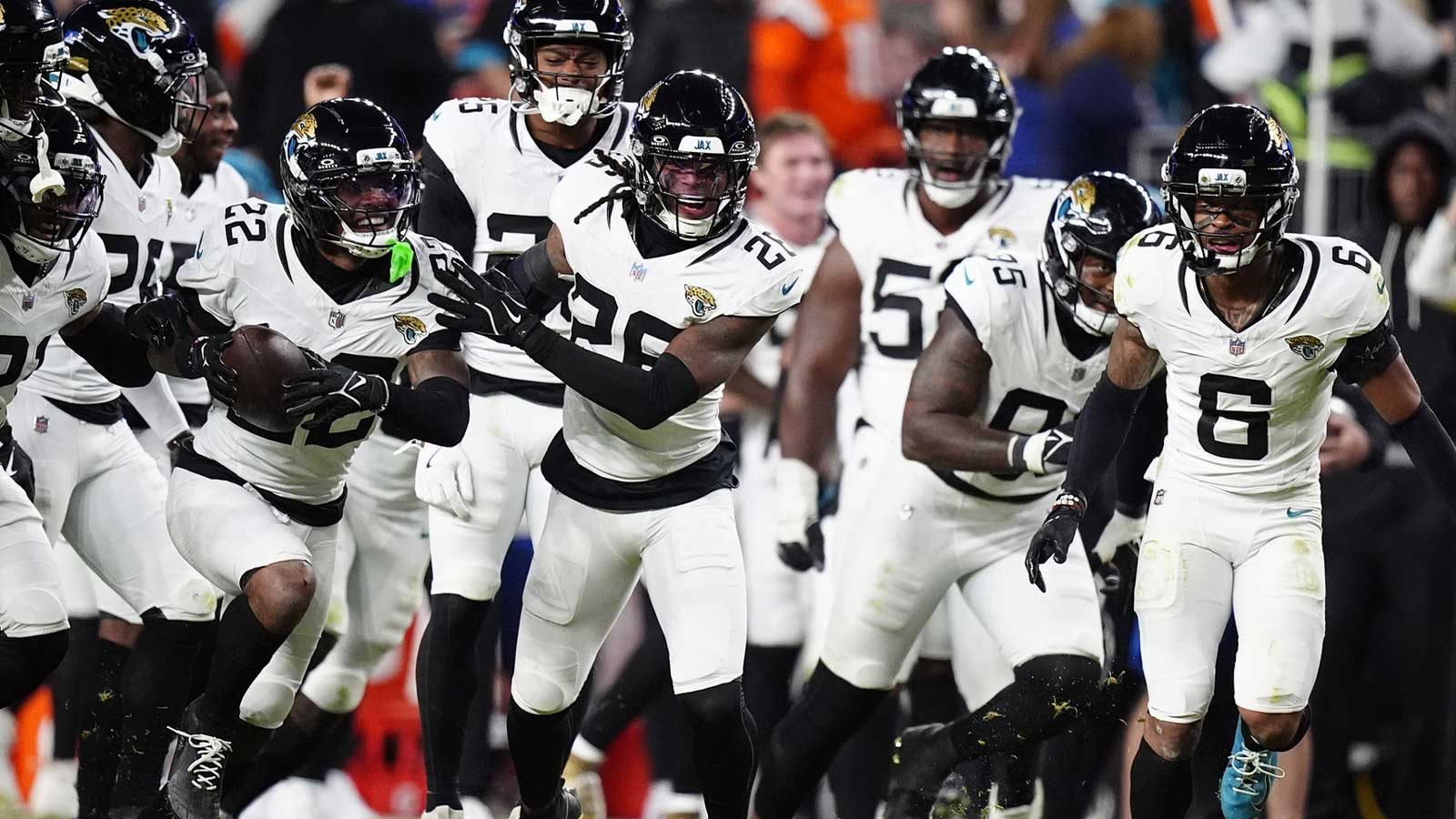 Jaguars news: Liam Coen takes not-so-subtle dig at Sean Payton after shredding Broncos