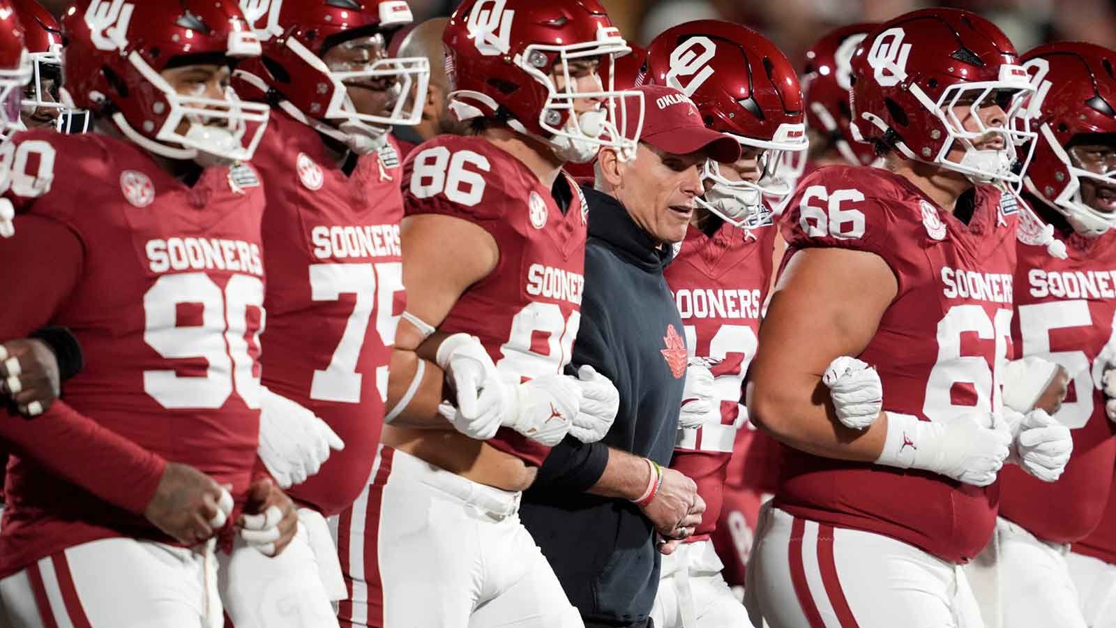 Oklahoma fans in shambles after disappointing CFP collapse vs. Alabama