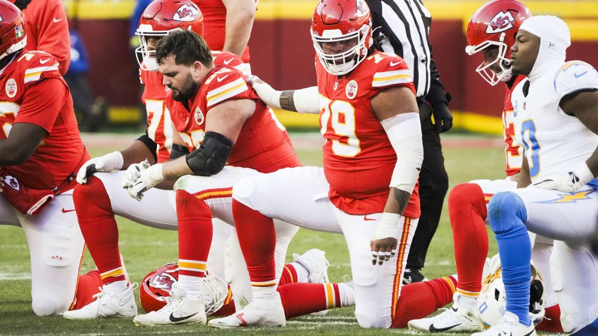 Chiefs news: Bills practice squad QB signs after Patrick Mahomes injury