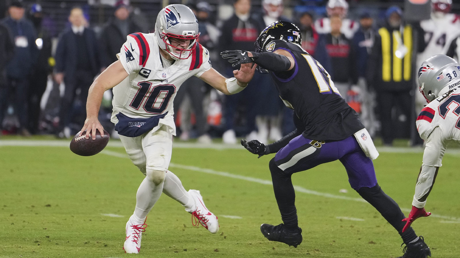 ClutchPoints' Week 17 NFL MVP Power Rankings: Drake Maye bounces back