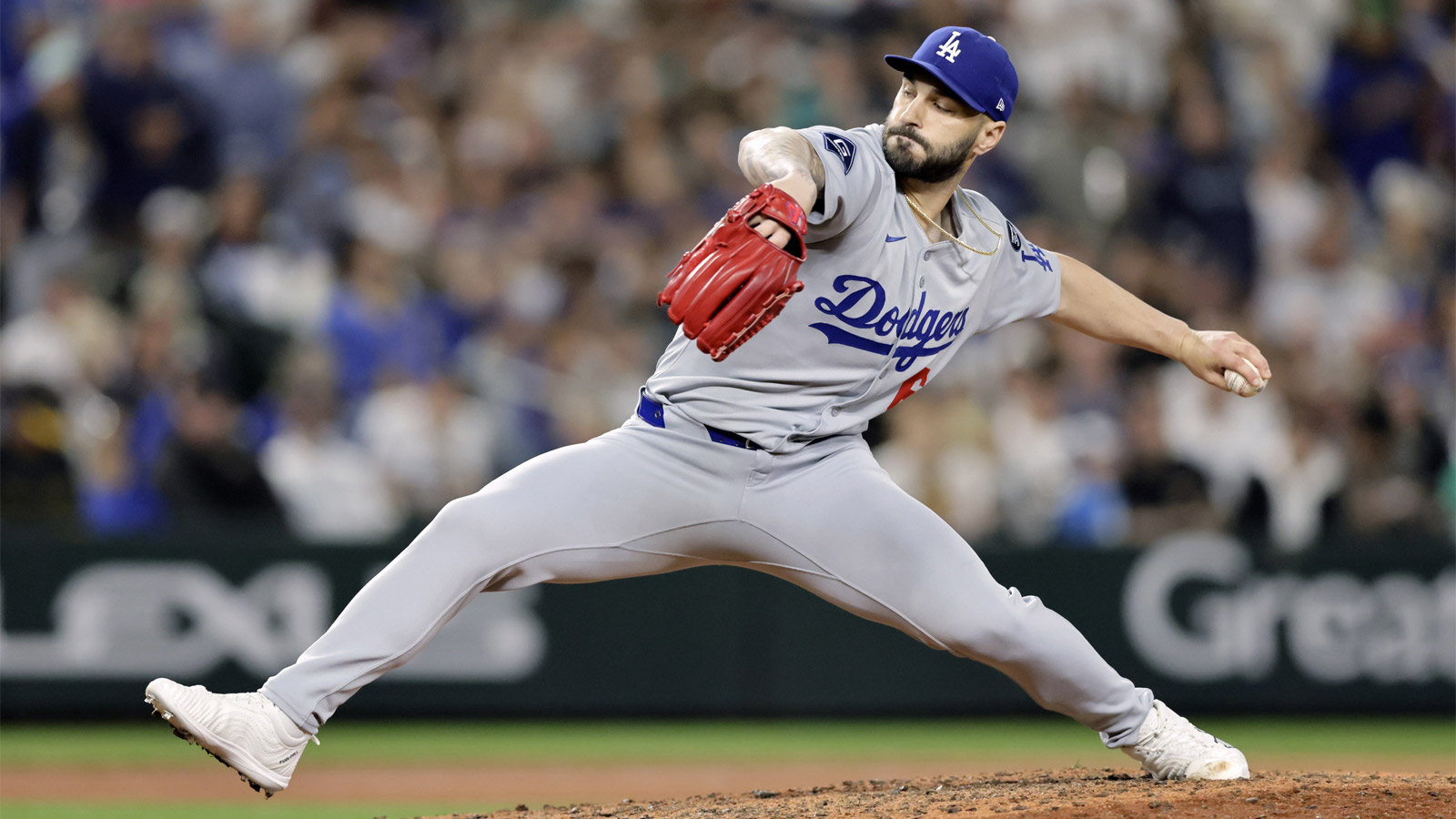 Why Dodgers' Edwin Diaz $69 million signing could backfire