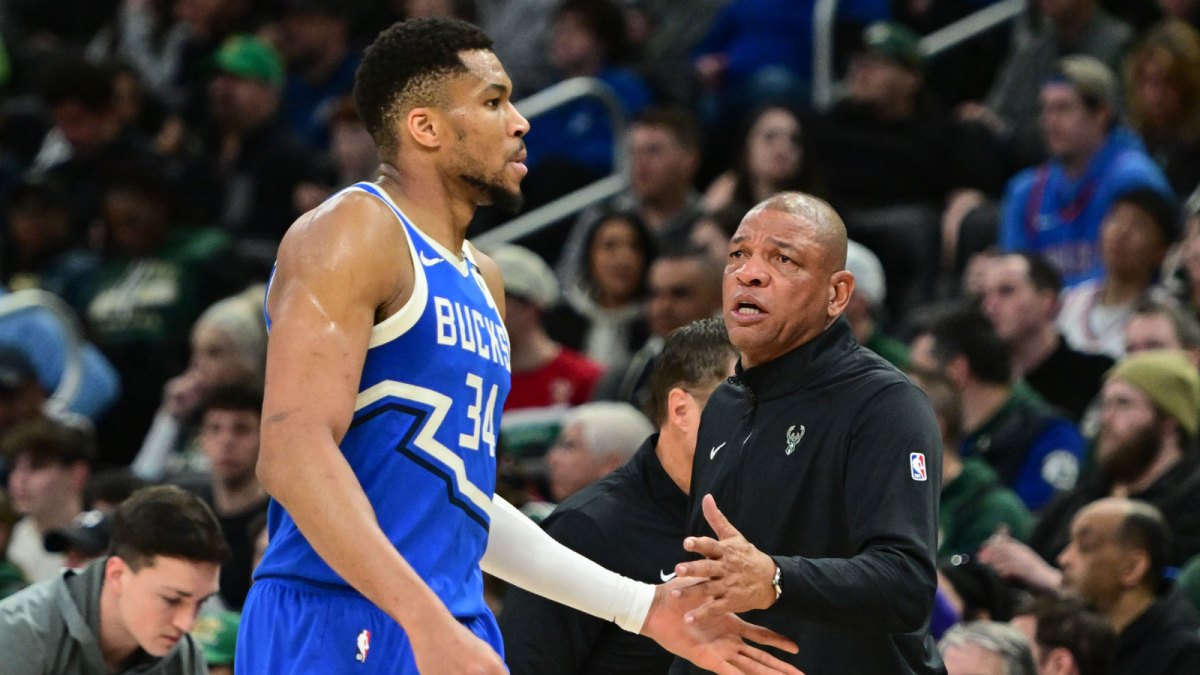 Bucks news: Giannis Antetokounmpo shuts down Doc Rivers' 'dead legs' excuse