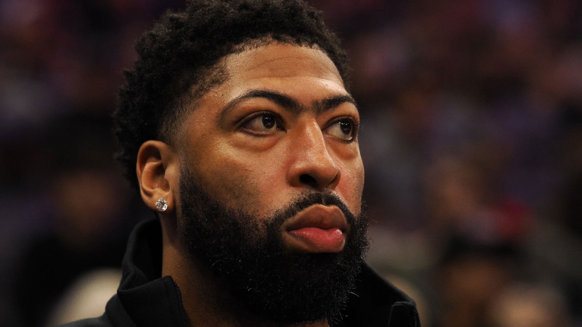 Mavericks news: Anthony Davis dealt brutal hand injury update amid ...