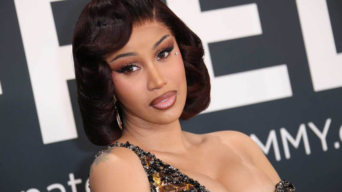 Patriots news: WAGs 'missed' Cardi B at playoff game, but she was posting