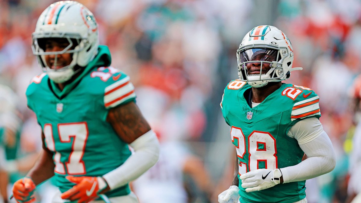 Dolphins news: De'Von Achane, Jaylen Waddle's seasons are over