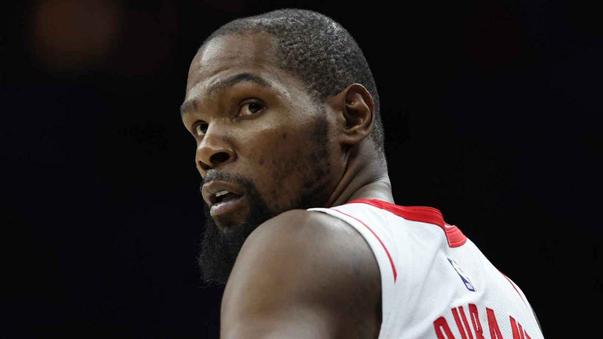 Kevin Durant reads mean tweets about his lack of lotion use as part of ...