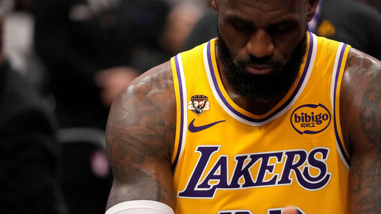 Are LeBron James, Luka Doncic playing tonight? Lakers vs. Raptors ...