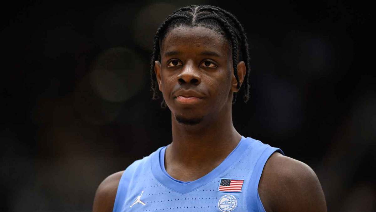 North Carolina basketball news: Caleb Wilson defends Hubert Davis