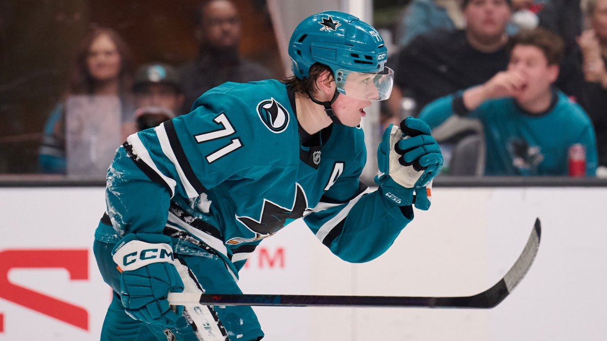 Sharks' Macklin Celebrini makes nasty no-look between-the-legs pass vs ...