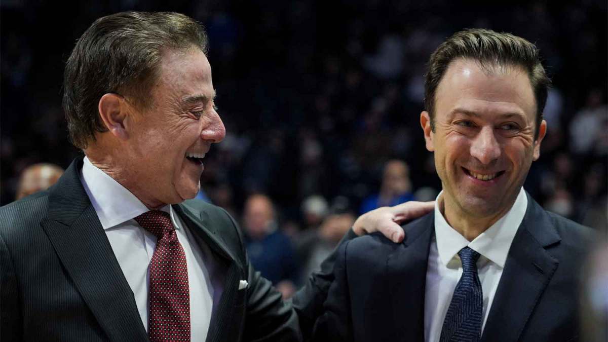 Richard Pitino's heartfelt reaction to Rick Pitino getting 900th win ...