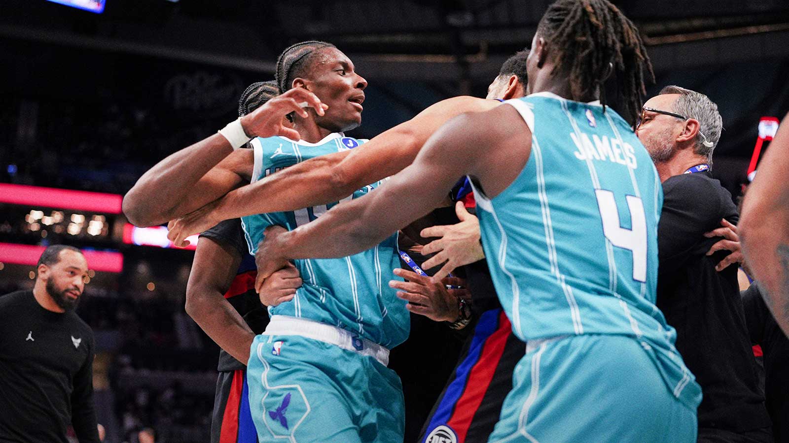 Hornets news: Charles Lee toasts 'hungry' Charlotte team for securing ...