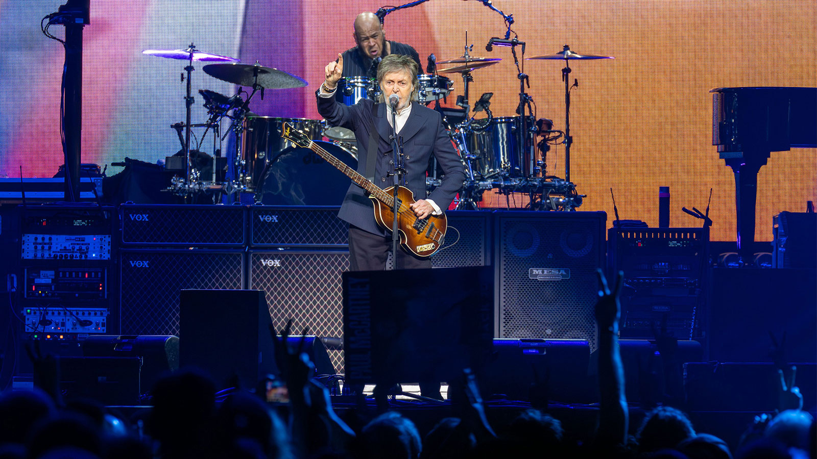 Apple CEO thanks Paul McCartney for epic 50th anniversary show