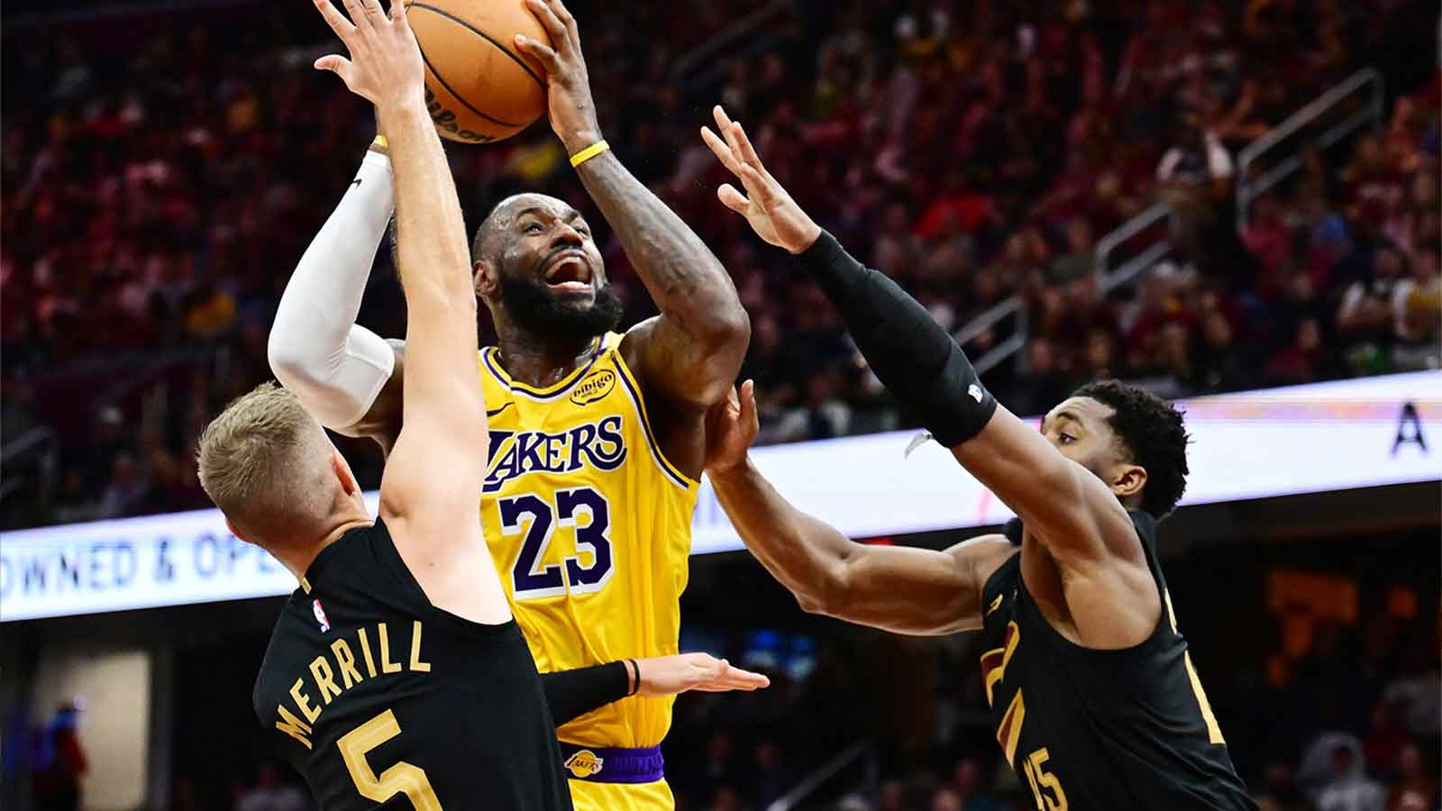Cavs news: Teaming with LeBron James would be 'special' for Donovan ...