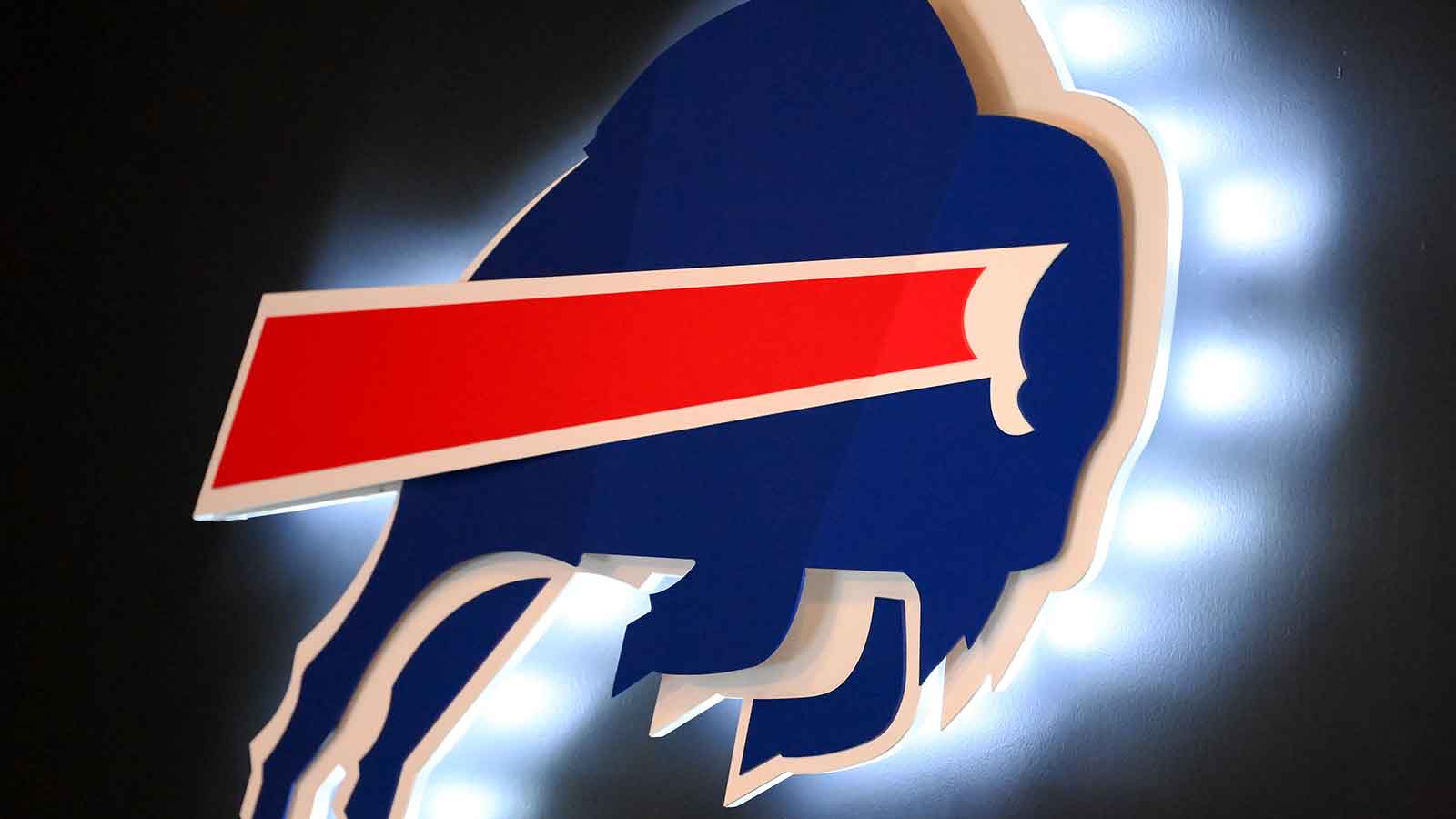 Bills news: Buffalo trades out of Round 1 with Titans to complete 3 ...