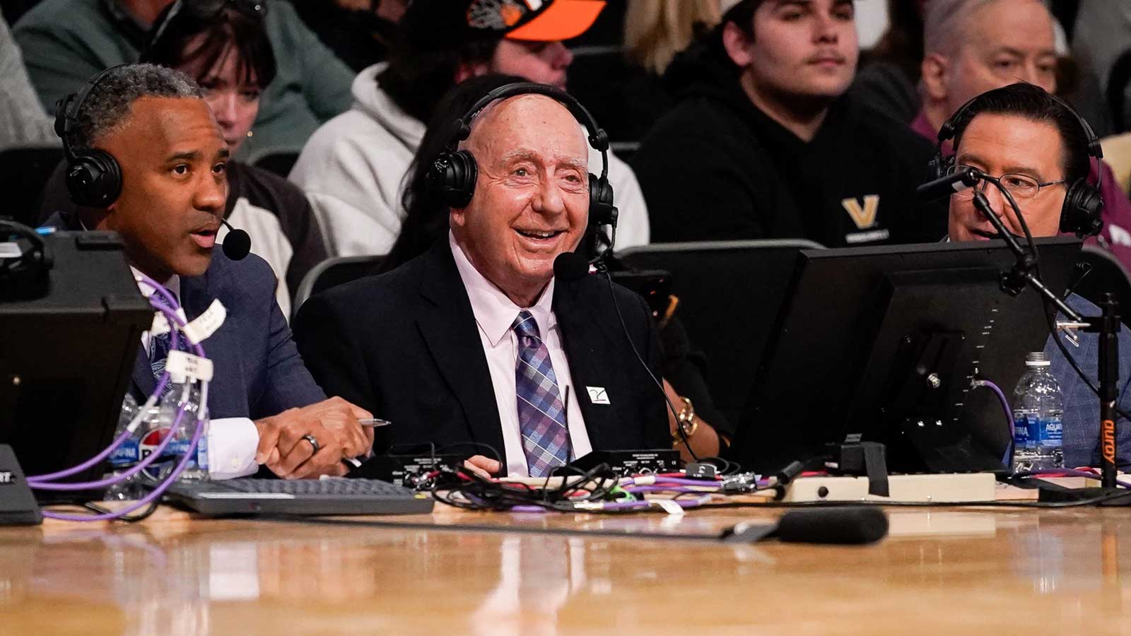 Fans sending Dick Vitale all the love amid 5th cancer diagnosis