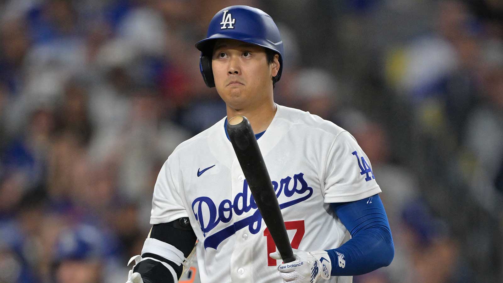 Shohei Ohtani signs 100-year-old fan's baseball before Dodgers-Rockies ...