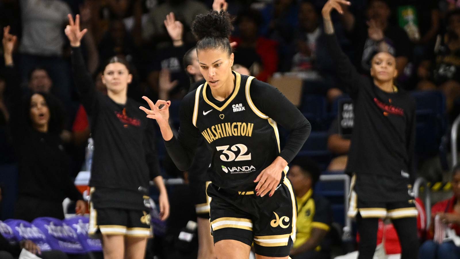 Wings news: Alysha Clark signs 1-year contract with Dallas