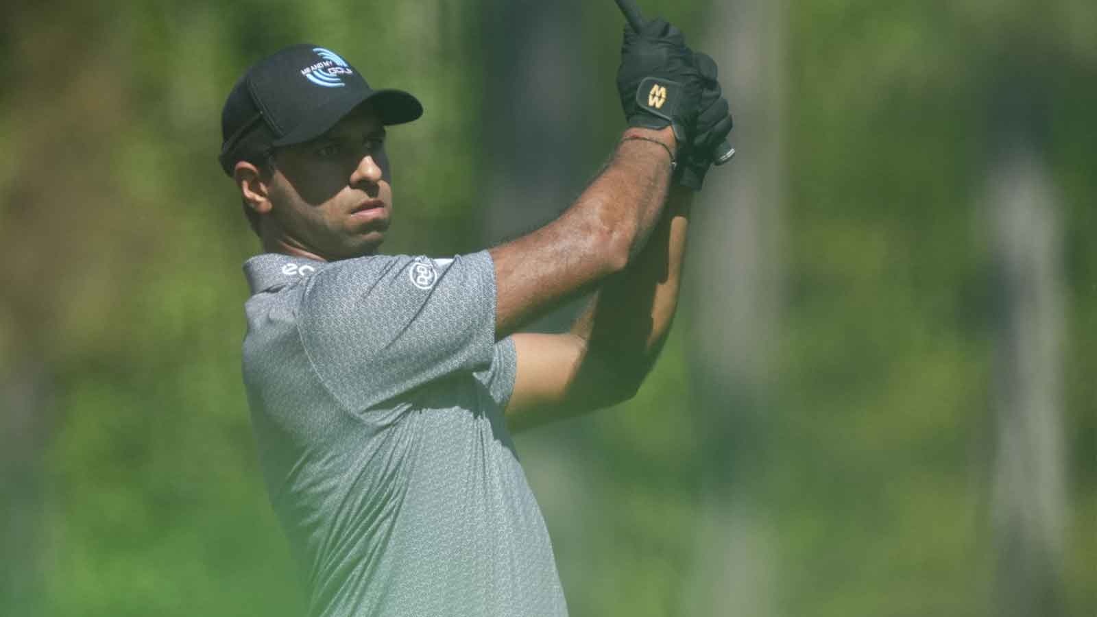 Masters news: Watch this golfer hit a wild shot while kneeling