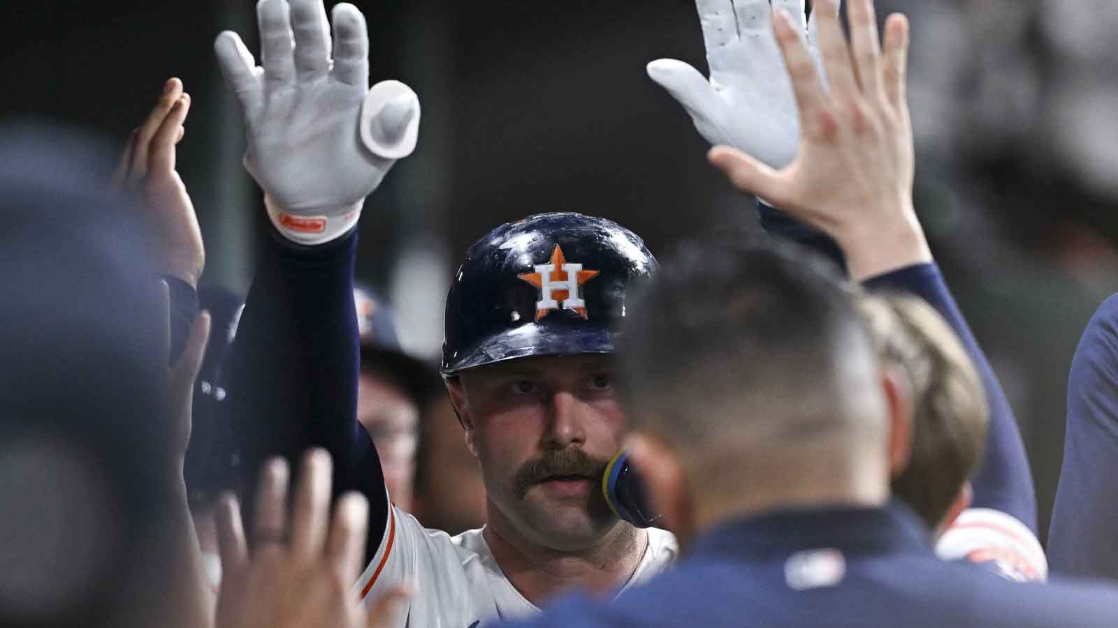 Astros first baseman Christian Walker keeps hurting Dodgers with latest ...