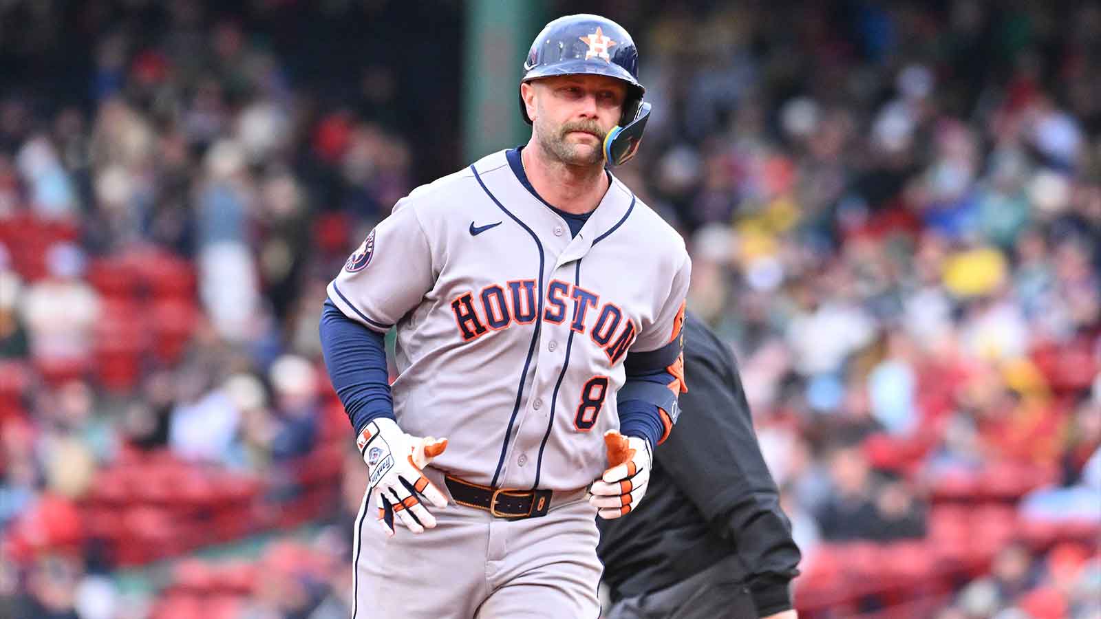 Astros’ Christian Walker shares big update after injury scare vs. Red Sox