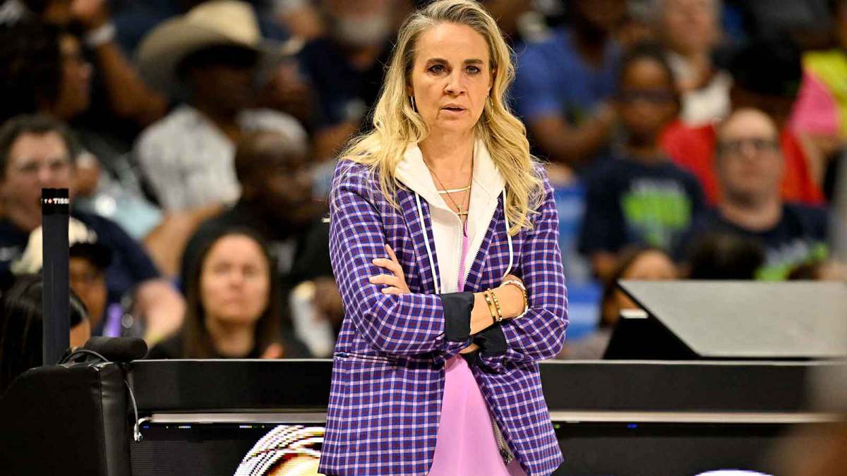 Aces news: Becky Hammon totally blasts 'bulls**t' officiating in loss ...