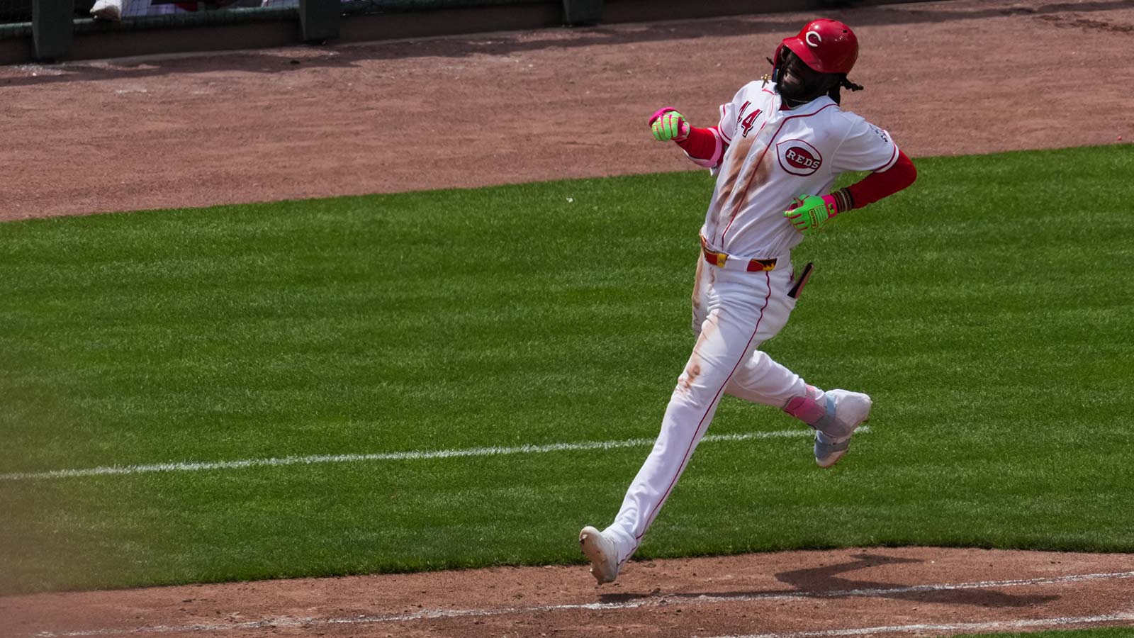 Reds news: Elly De La Cruz gets hopeful injury update after hamstring scare