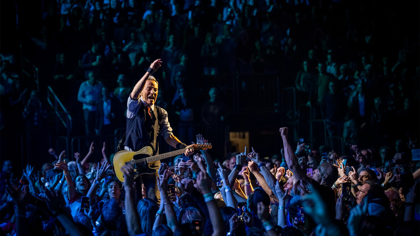 Review: Bruce Springsteen's rainy Washington, D.C. show solidified as ...