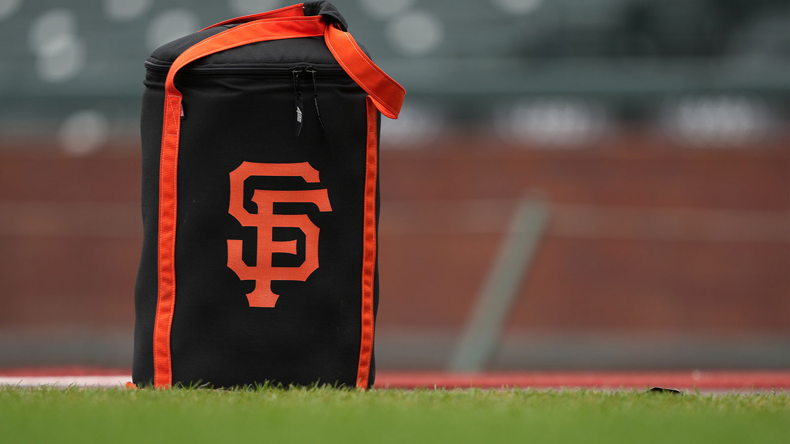 How 1 wild play led to multiple ejections as Giants avoid brutal ...