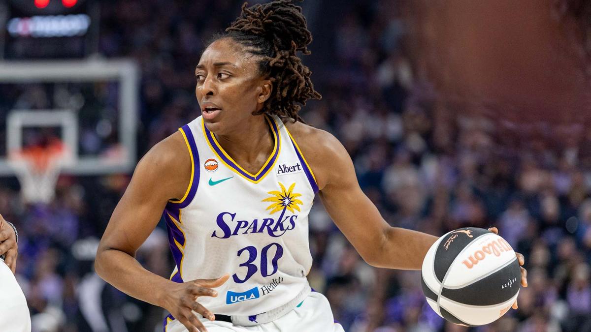 Sparks news: Chiney Ogwumike wildly celebrates sister Nneka's game-winner