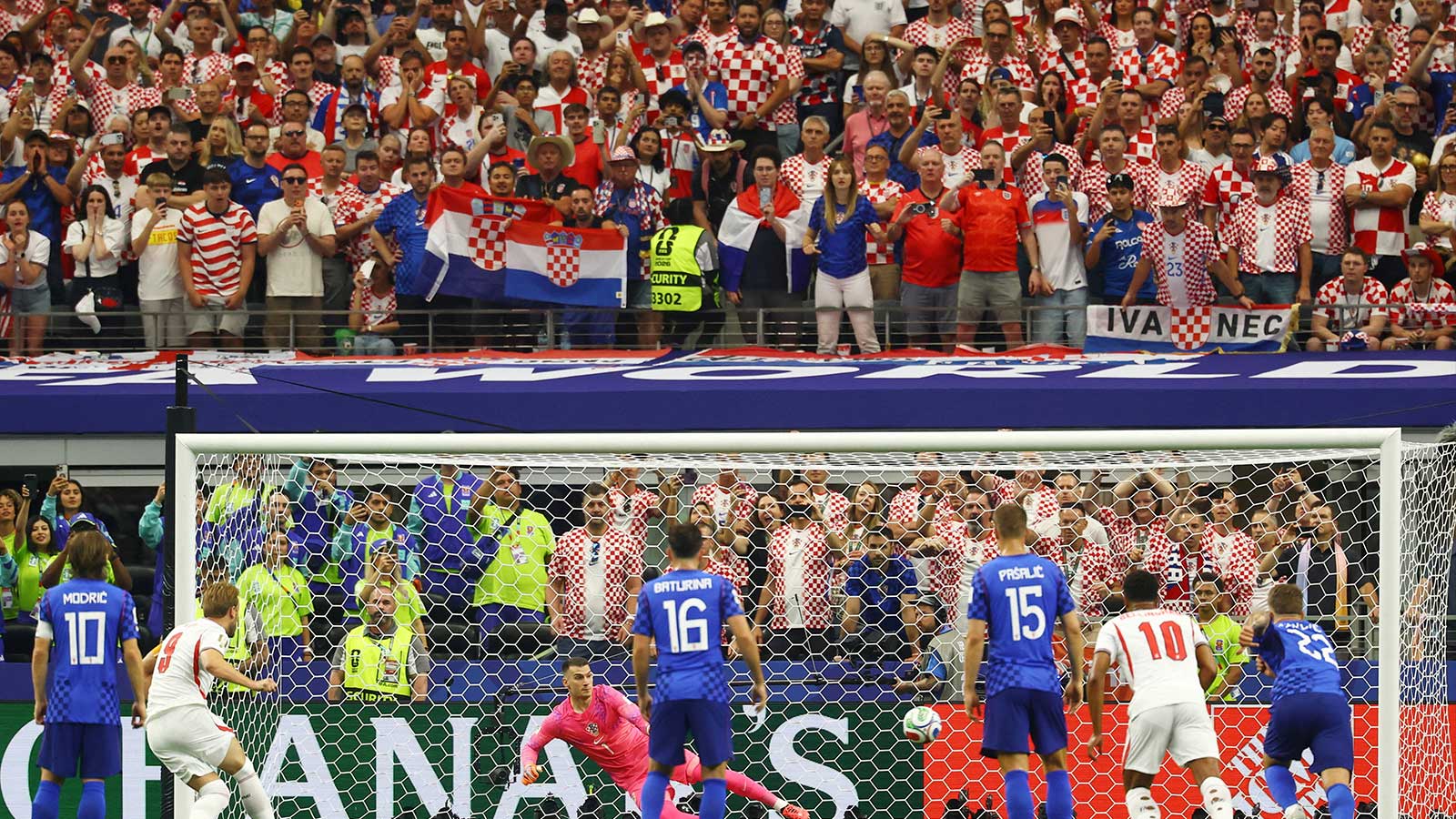 Harry Kane gets England on the board with World Cup penalty vs. Croatia ...
