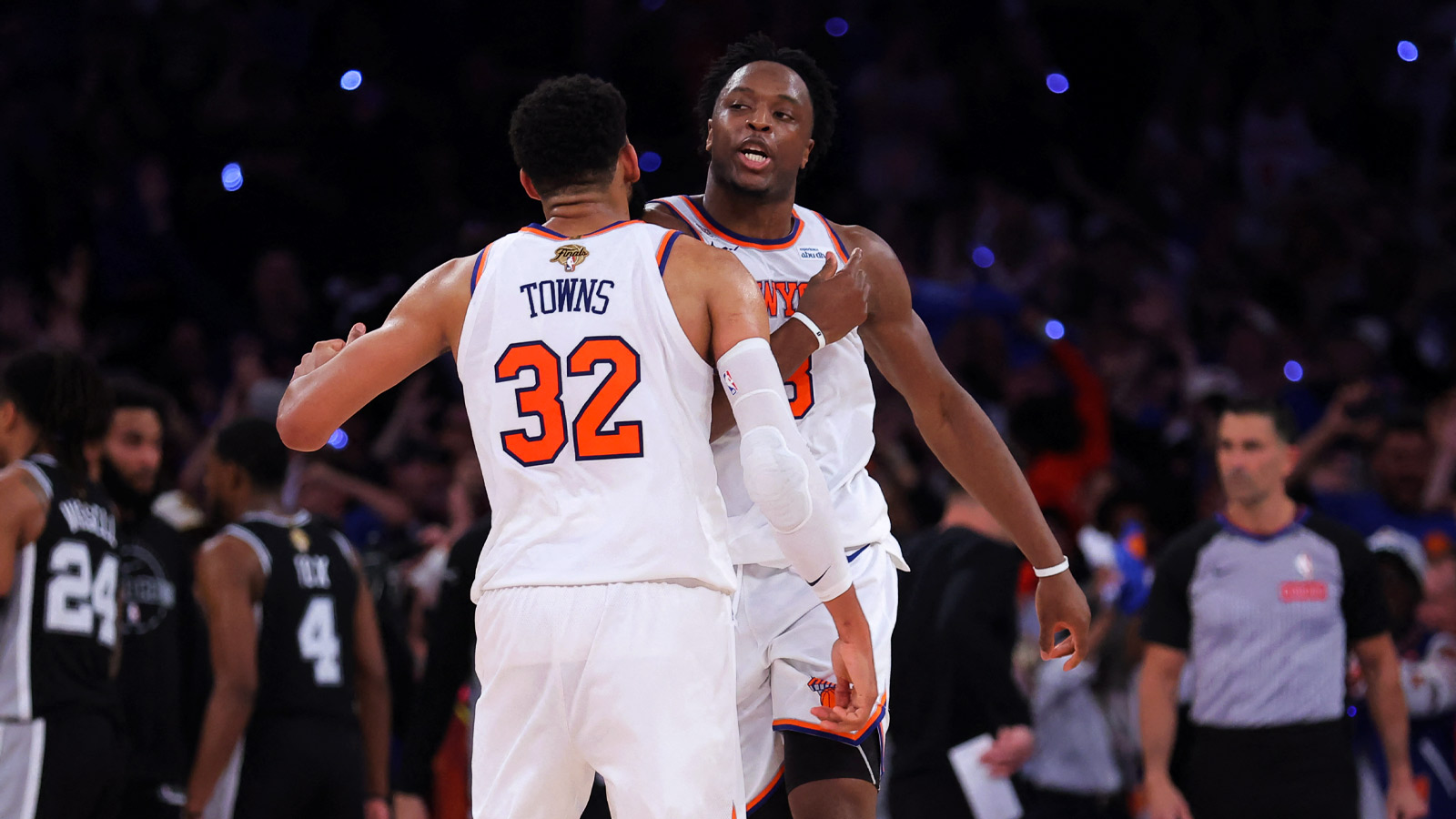 Knicks news: Why Hank Azaria 'bothered' by Taylor Swift going to Game 4