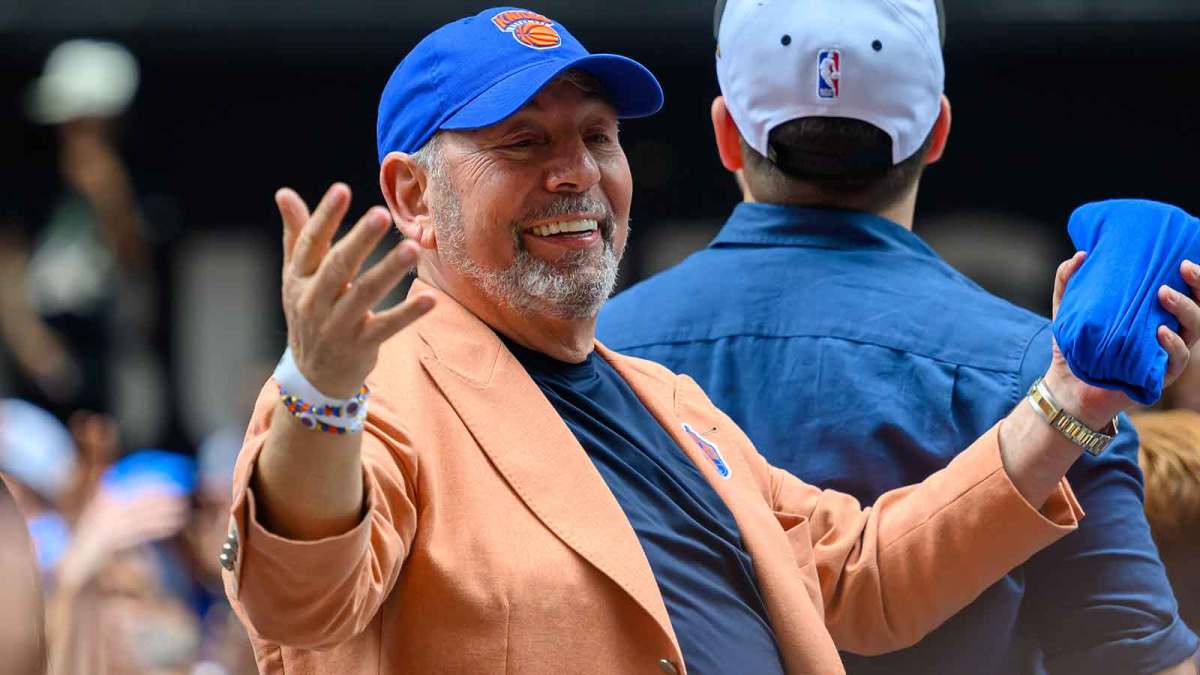 Knicks news: New York makes 3 trades to get out of Round 1 in bid to ...