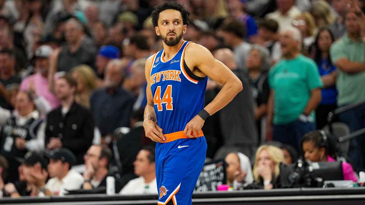 Knicks news: Landry Shamet heads to locker room with apparent Game 5 injury