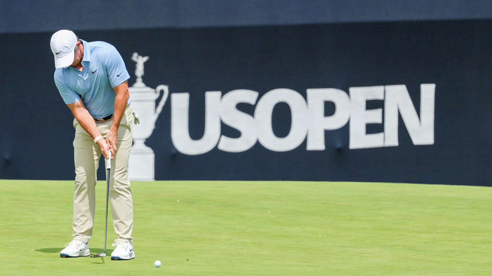 Rory McIlroy makes first U.S. Open eagle in 9 years to take early lead
