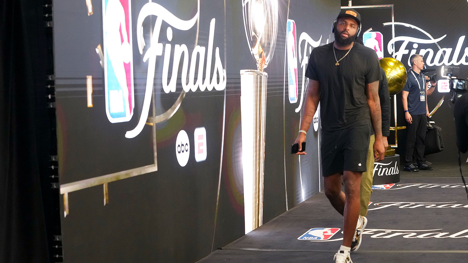 Is Mitchell Robinson playing tonight? Spurs vs. Knicks Game 4 injury report