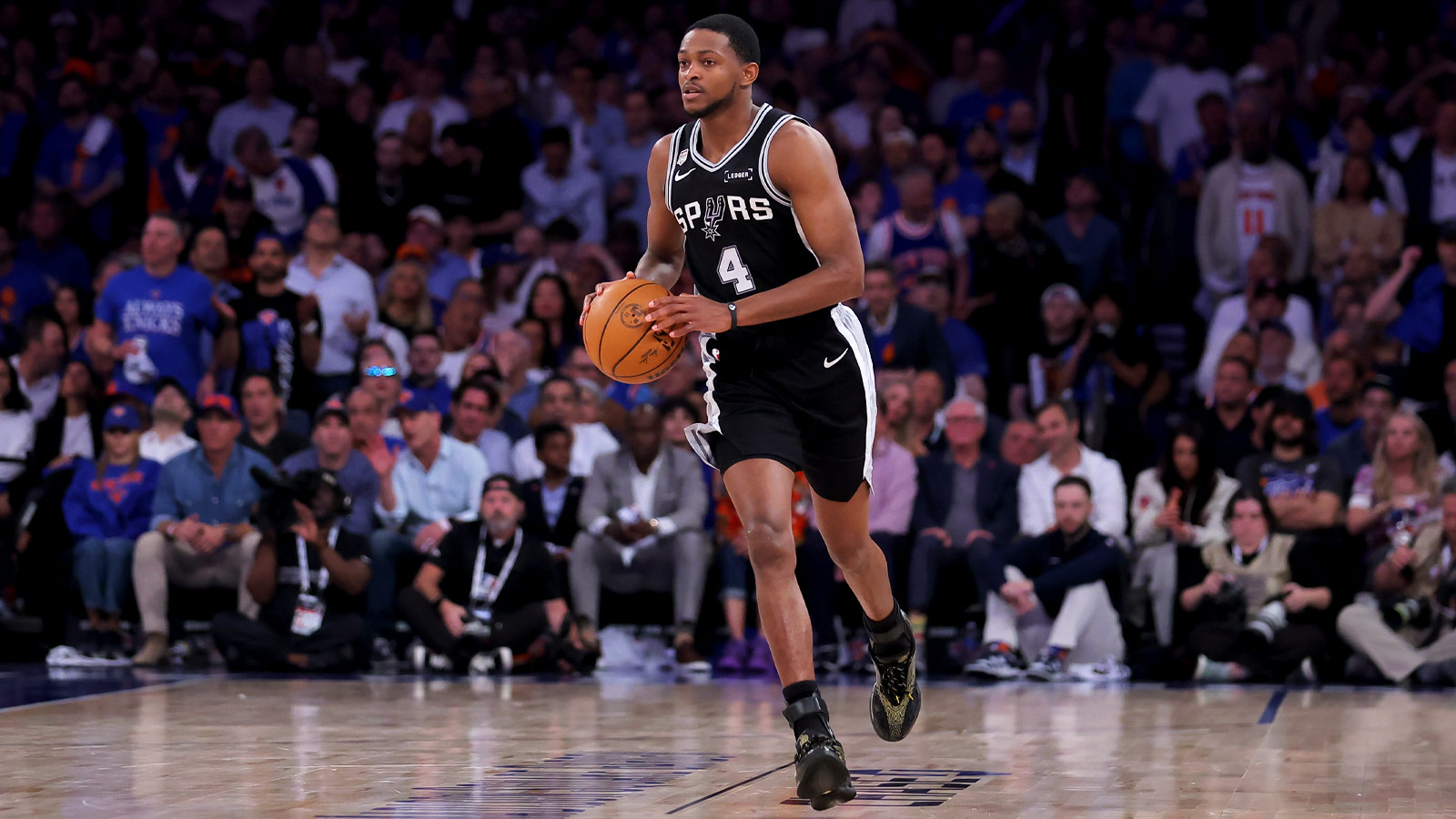 Spurs news: JB Bickerstaff gives important advice to De'Aaron Fox ...